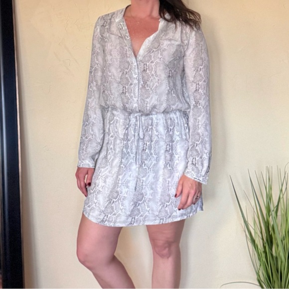 Hilary Radley | Dresses | Hilary Radley Gray White Snake Print Tunic ...